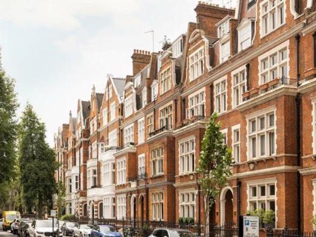 2 Bedroom Flat For Sale In London