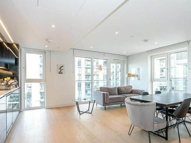 2 Bedroom Flat For Sale In London
