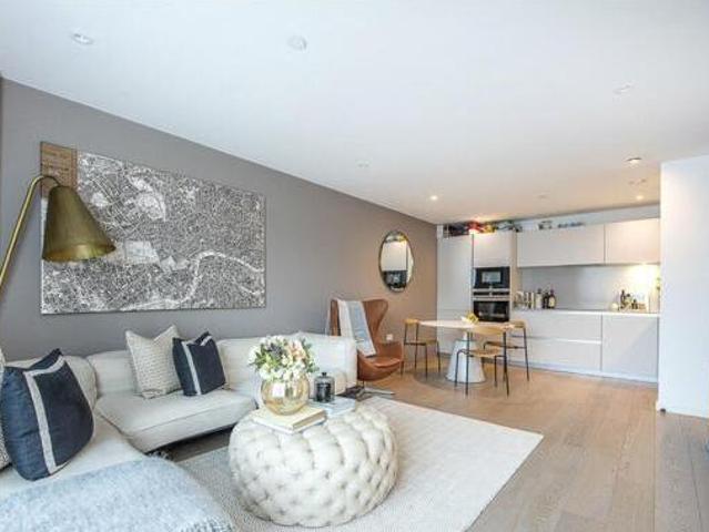 2 Bedroom Flat For Sale In London