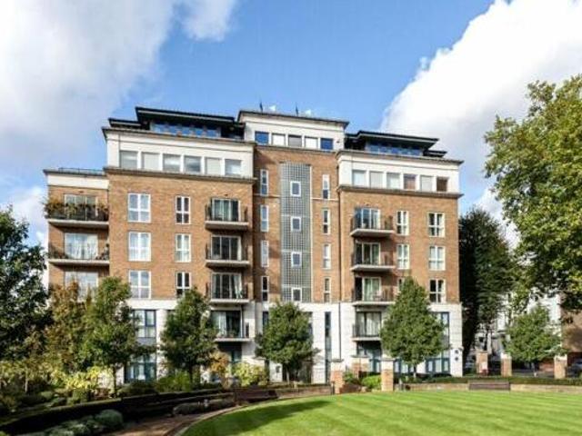 2 Bedroom Flat For Sale In London