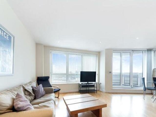 2 Bedroom Flat For Sale In London