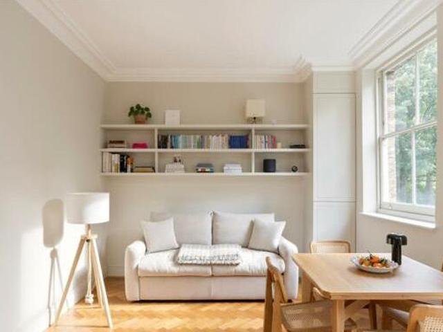 2 Bedroom Flat For Sale In London