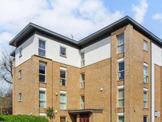 2 Bedroom Flat For Sale In London