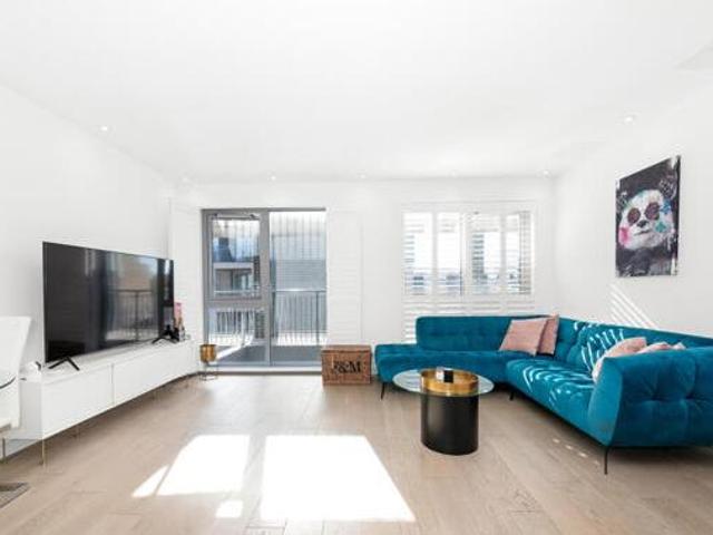 2 Bedroom Flat For Sale In London