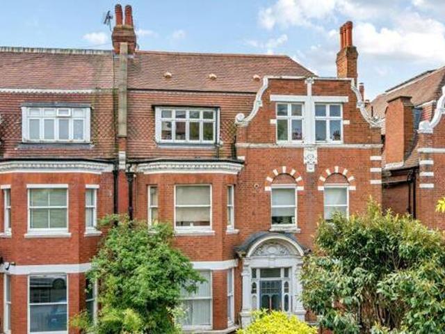 2 Bedroom Flat For Sale In London