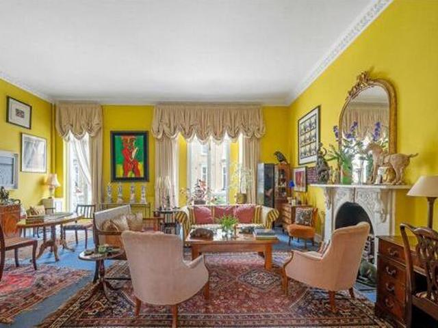 2 Bedroom Flat For Sale In London