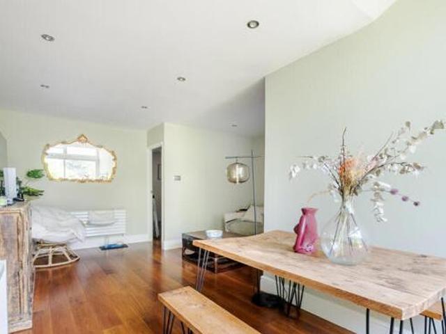2 Bedroom Flat For Sale In London