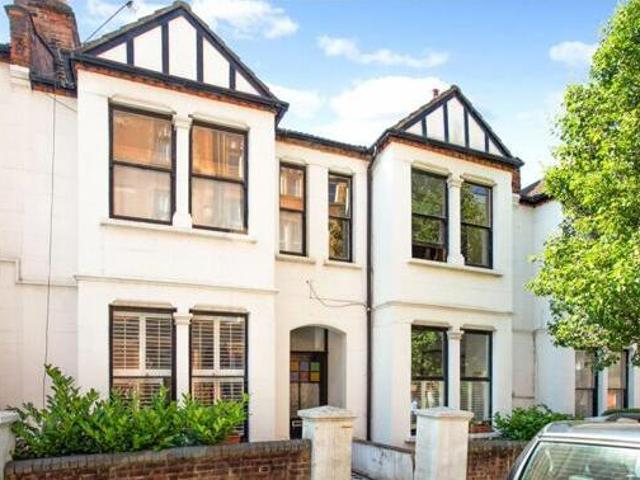 2 Bedroom Flat For Sale In London