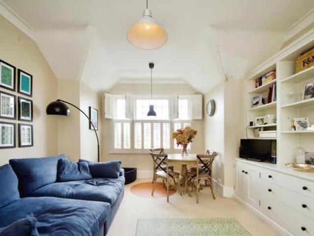 2 Bedroom Flat For Sale In London