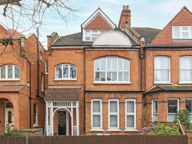 2 Bedroom Flat For Sale In London