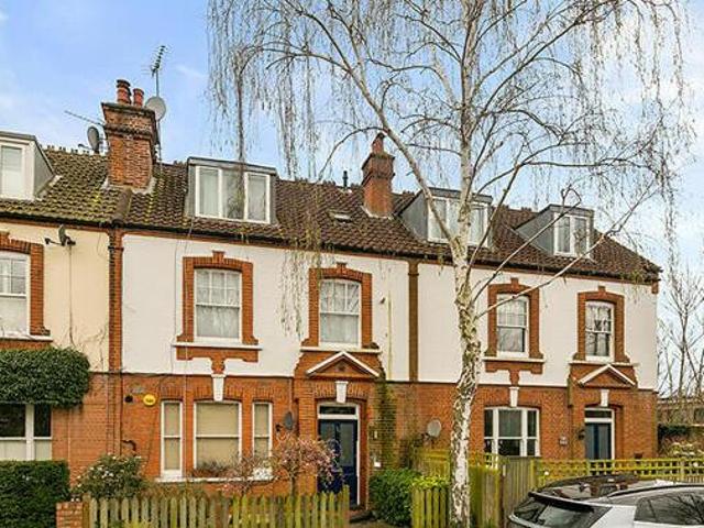 2 Bedroom Flat For Sale In London