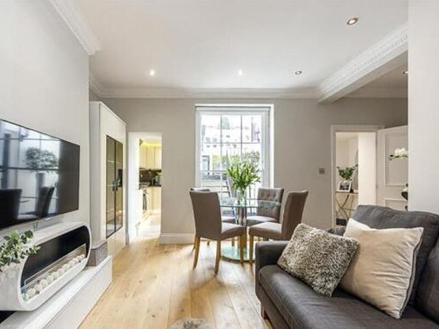 2 Bedroom Flat For Sale In London
