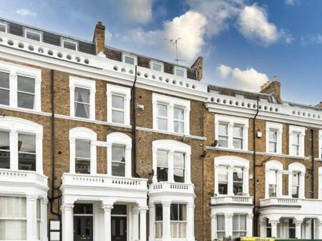 2 Bedroom Flat For Sale In London