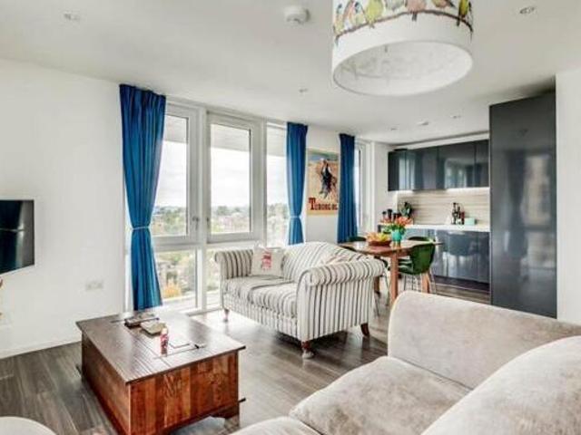 2 Bedroom Flat For Sale In London