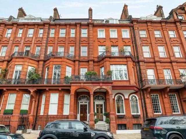 2 Bedroom Flat For Sale In London