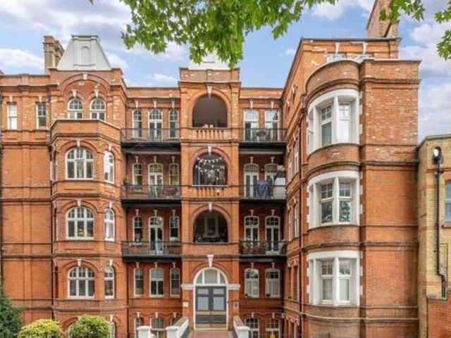 2 Bedroom Flat For Sale In London