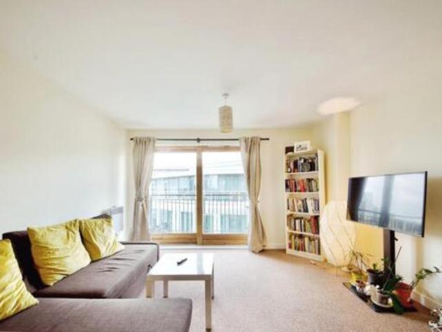 2 Bedroom Flat For Sale In London
