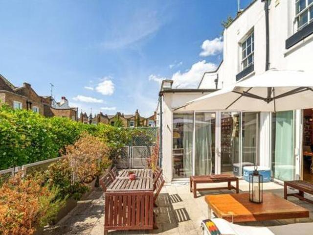2 Bedroom Flat For Sale In London