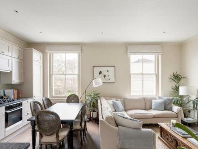 2 Bedroom Flat For Sale In London