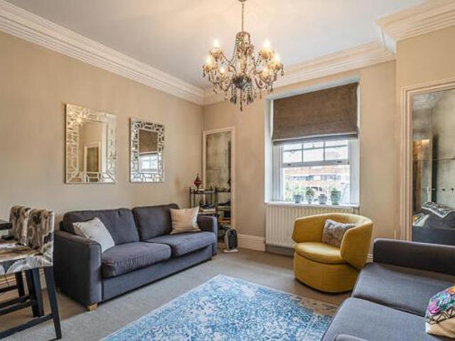 2 Bedroom Flat For Sale In London