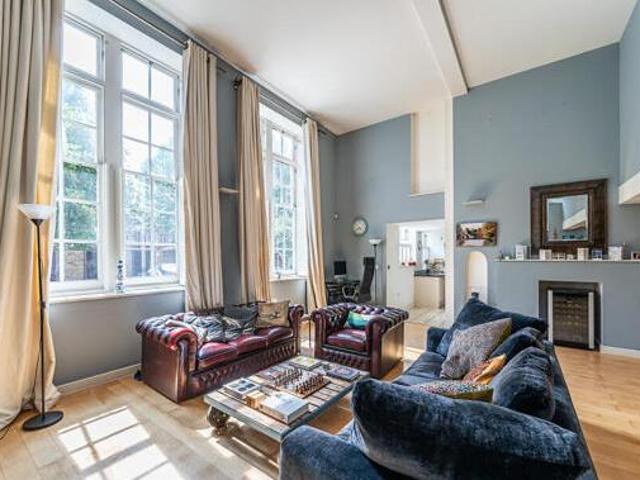 2 Bedroom Flat For Sale In London