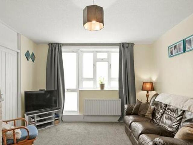 2 Bedroom Flat For Sale In London
