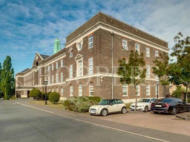 2 Bedroom Flat For Sale In London