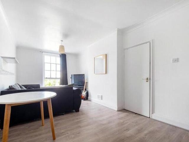 2 Bedroom Flat For Sale In London