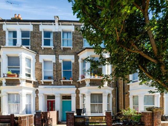 2 Bedroom Flat For Sale In London
