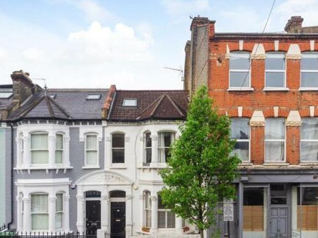 2 Bedroom Flat For Sale In London