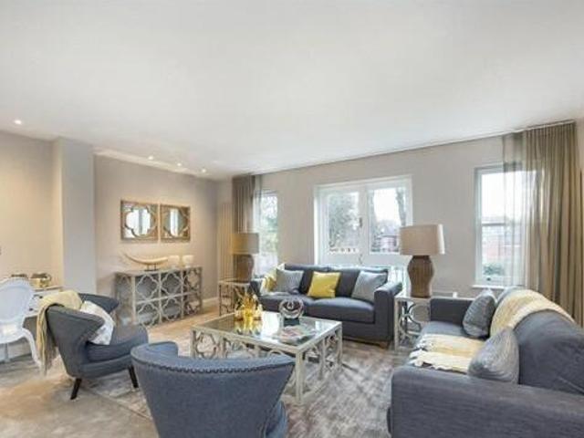 2 Bedroom Flat For Sale In London