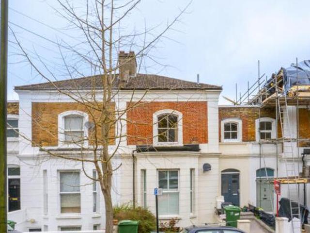 2 Bedroom Flat For Sale In London
