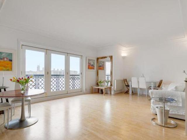 2 Bedroom Flat For Sale In London
