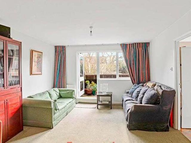 2 Bedroom Flat For Sale In London