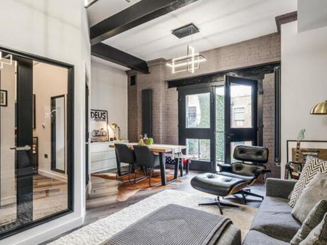 2 Bedroom Flat For Sale In London