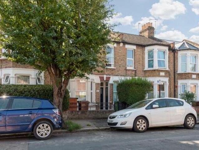 2 Bedroom Flat For Sale In London