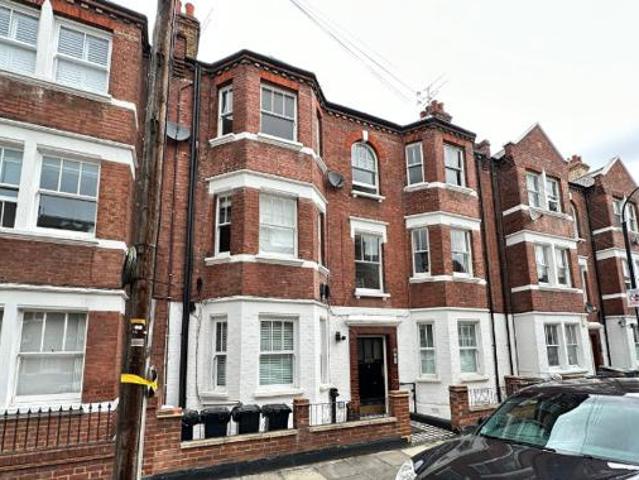 2 Bedroom Flat For Sale In London