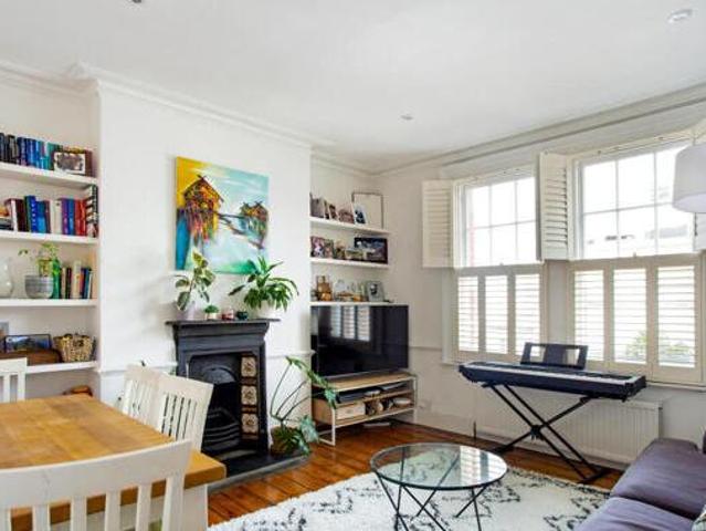 2 Bedroom Flat For Sale In London