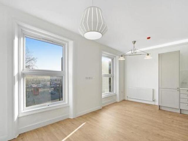 2 Bedroom Flat For Sale In London