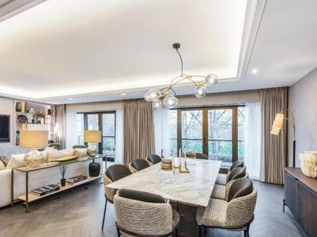 2 Bedroom Flat For Sale In London