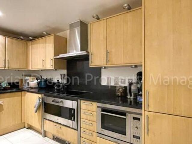 2 Bedroom Flat For Sale In London