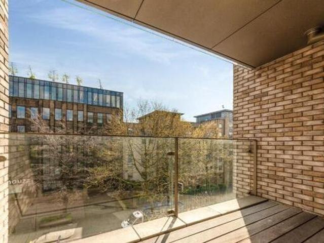 2 Bedroom Flat For Sale In London
