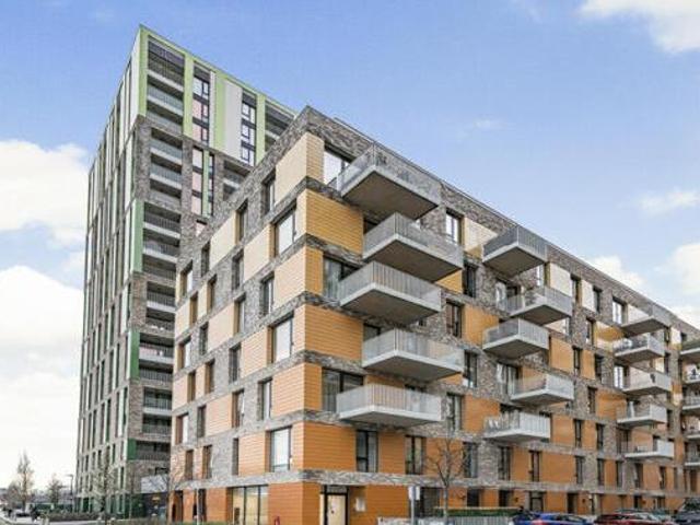 2 Bedroom Flat For Sale In London