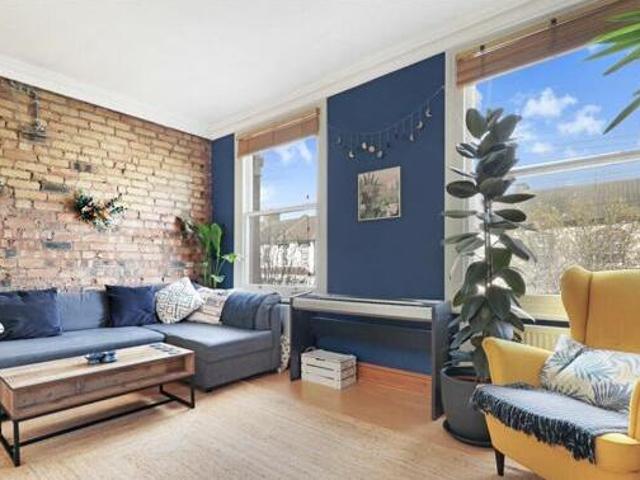 2 Bedroom Flat For Sale In London