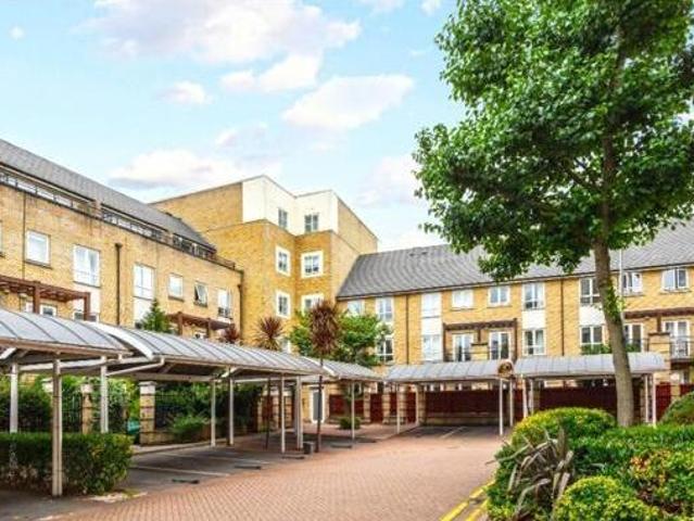 2 Bedroom Flat For Sale In London