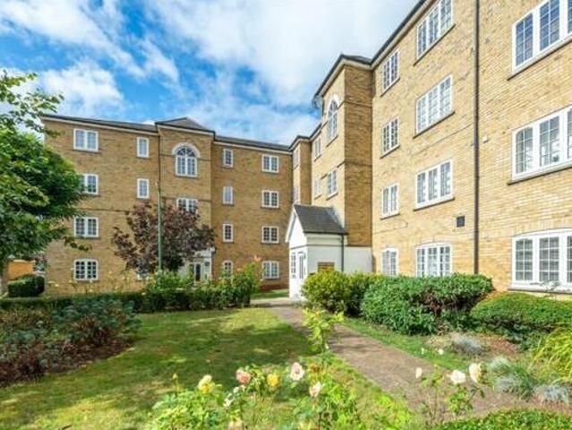 2 Bedroom Flat For Sale In London