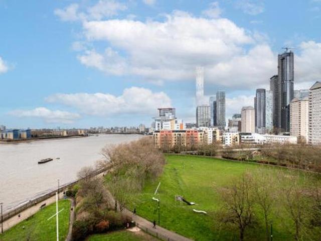 2 Bedroom Flat For Sale In London
