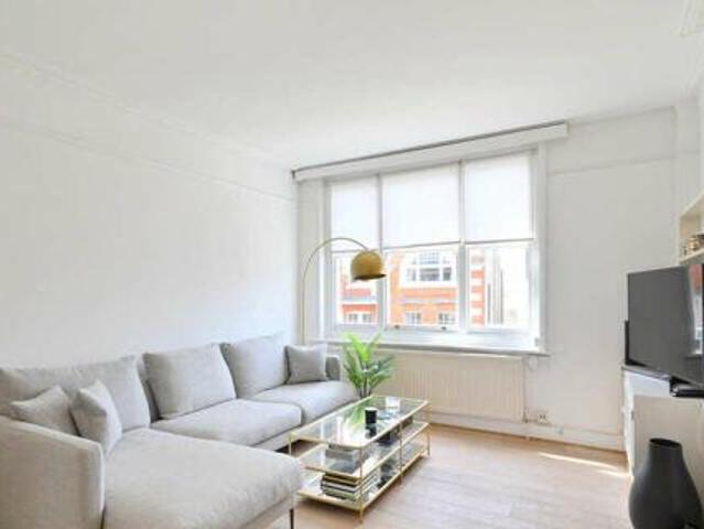 2 Bedroom Flat For Sale In London