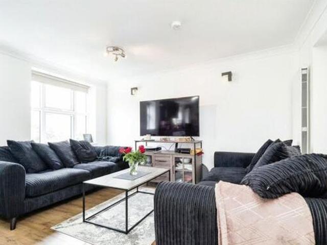 2 Bedroom Flat For Sale In London