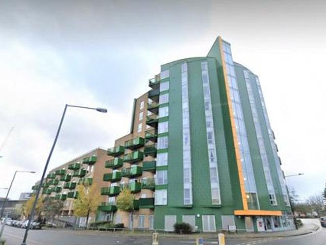 2 Bedroom Flat For Sale In London